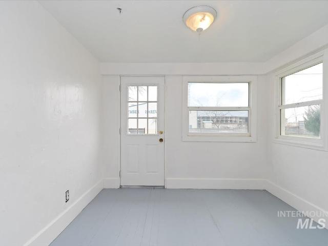 115 5th St