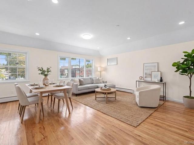 115 72A Newburg St, Saint Albans, NY 11412