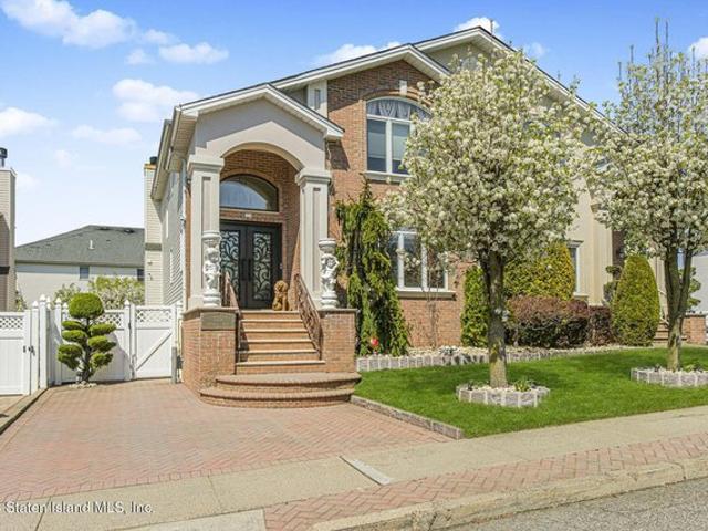 115 Covington Cir, Staten Island, NY 10312