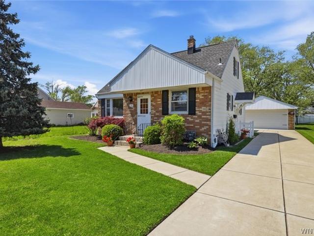 115 Cathedral Ln, Buffalo, NY 14225