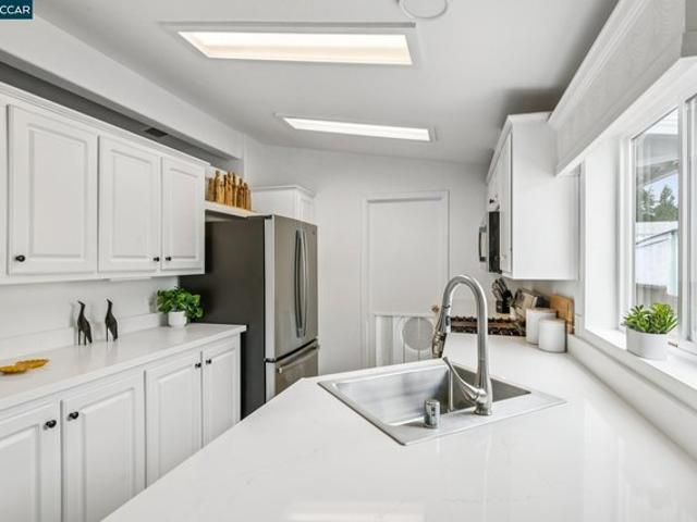 115 Cabana Dr Unit 115, Napa, CA 94558