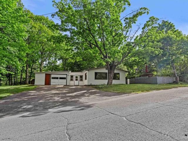 115 Calverley Ave, Houghton, MI 49931
