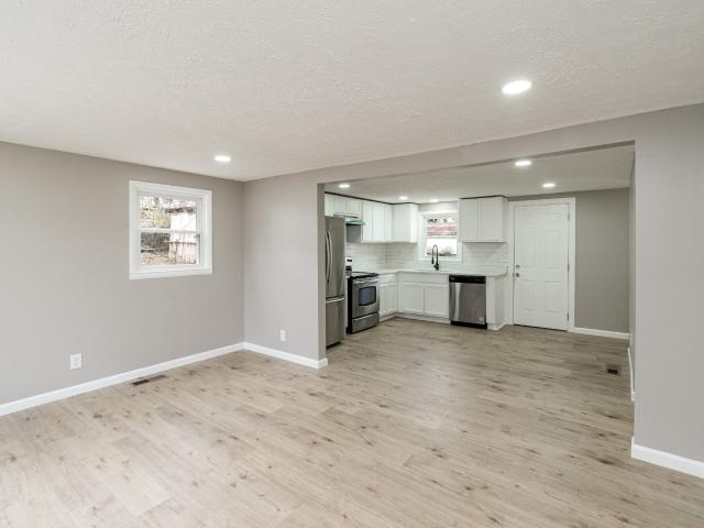 115 Cameron Dr