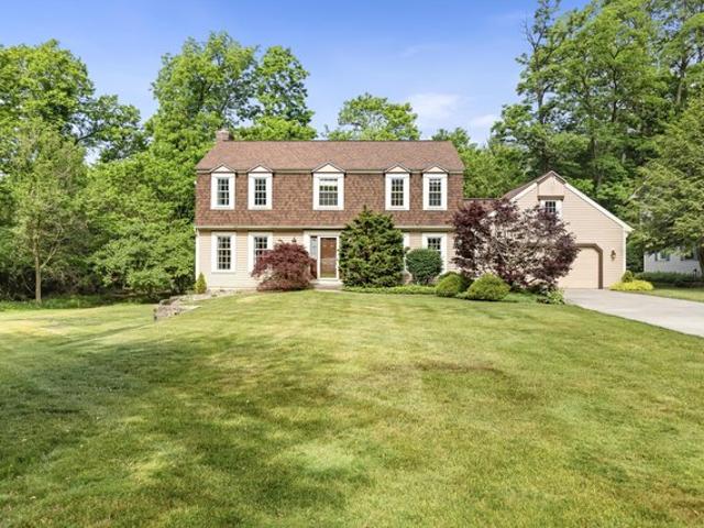 115 Cascade Dr, Battle Creek, MI 49015