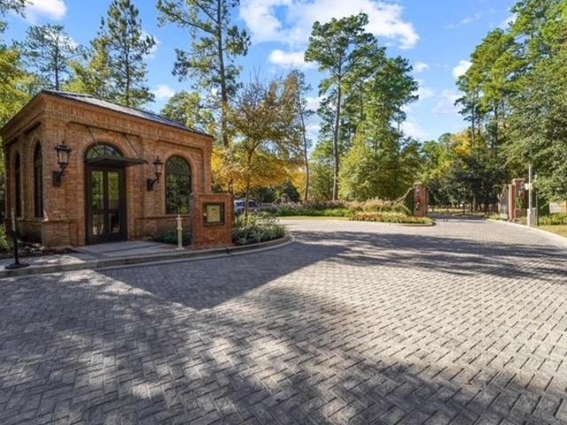 115 Chateau Pines Court