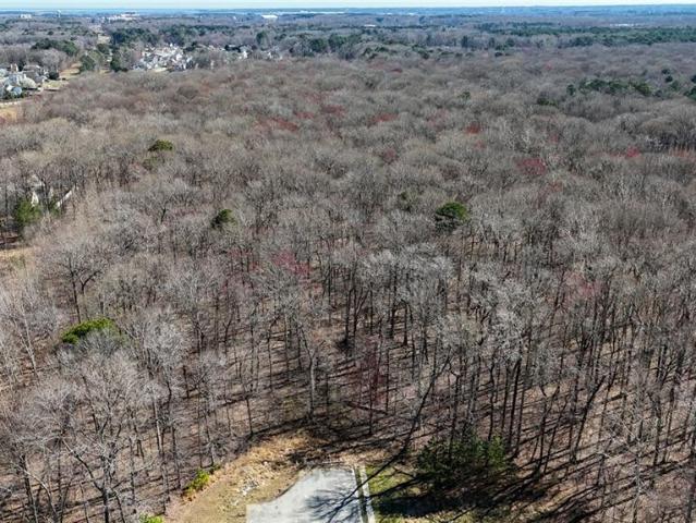 115 Christophers LN