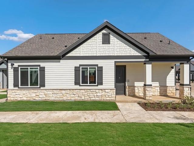 115 Cleburne Station Pkwy, Cleburne, TX 76033