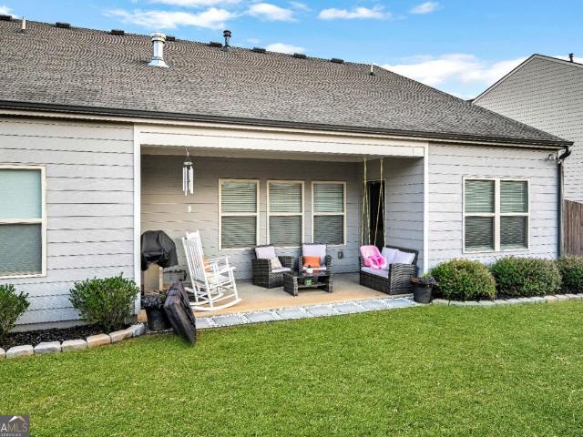 115 Creekside Bluff Way