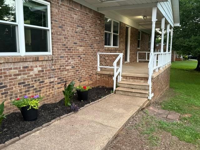115 Crockett Cir