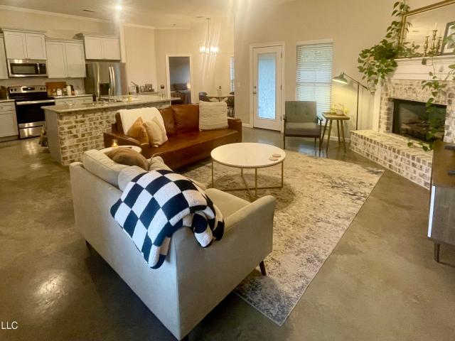 115 Allie Lane