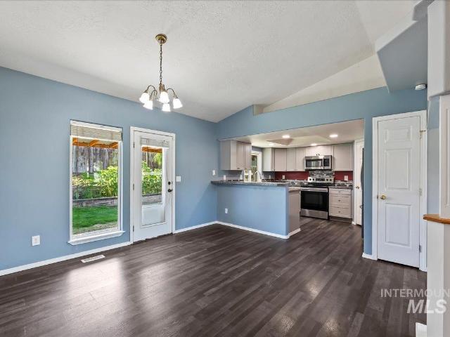 115 Bobcat St
