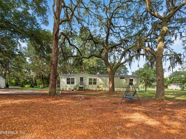 115 Gorbutt Rd, Crescent City, FL 32112