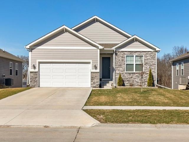 115 Dakota Cir, Waukee, IA 50263