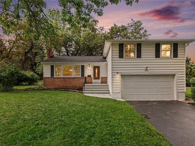 115 Dunrovin Ln, Rochester, NY 14618