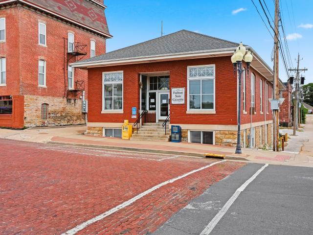 115 E 5TH ST