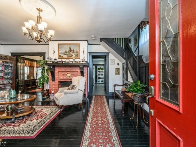 115 E 6th Ave
