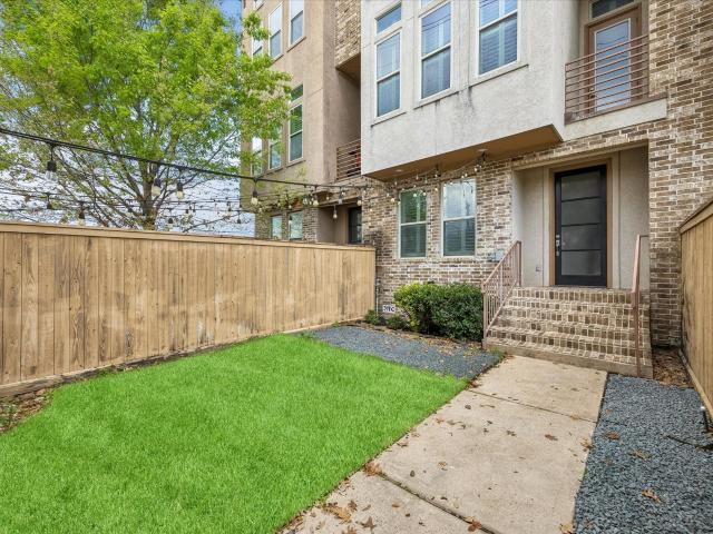 115 E 2nd St, Houston, TX 77007 | MLS #32389 | Compass