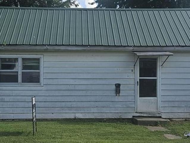 115 E Walnut St, Odon, IN 47562