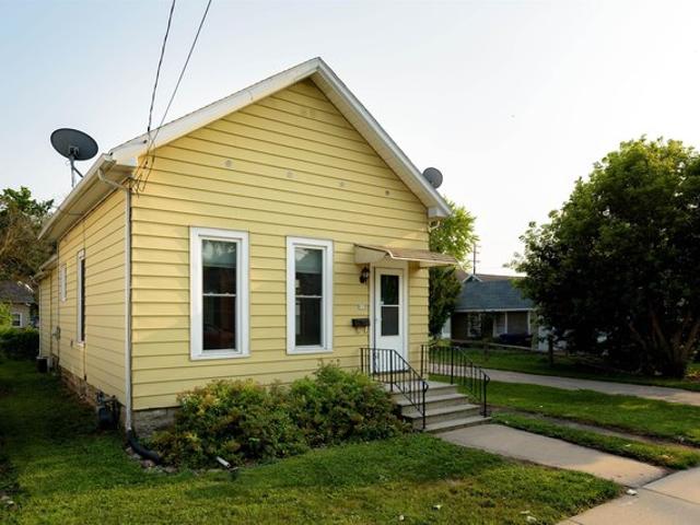 115 E Irving Ave, Oshkosh, WI 54901