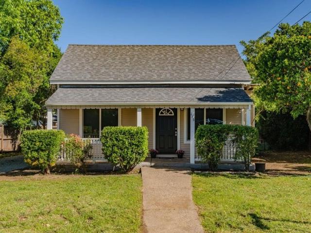 115 E Jackson St, Ione, CA 95640