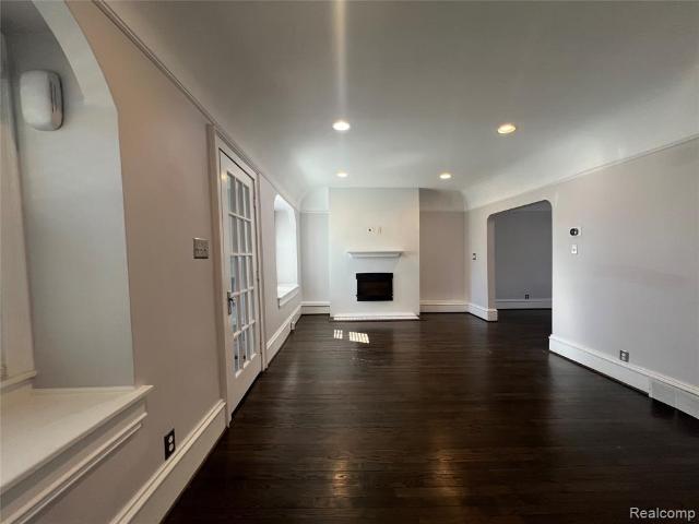 115 E Lincoln Street