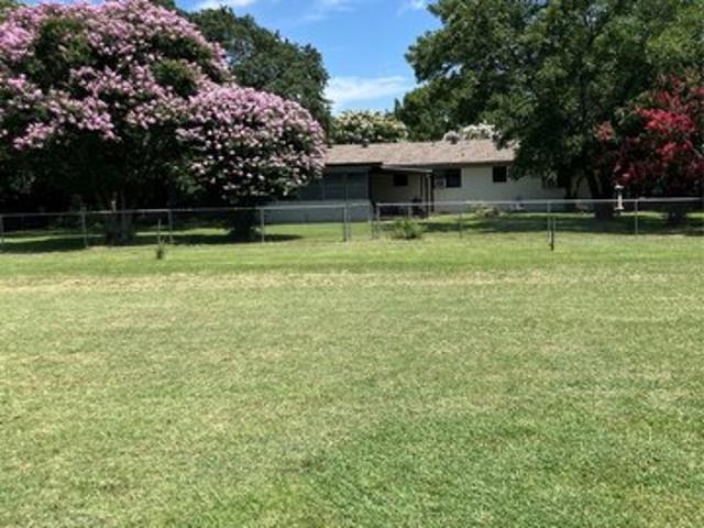 115 E Main St, Gunter, TX 75058