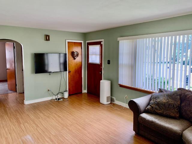 115 E Pershing Avenue