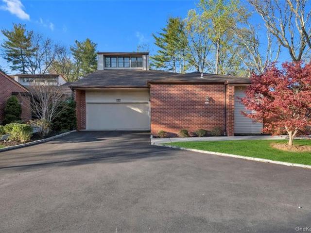 115 Eagles Cres, Manhasset, NY 11030