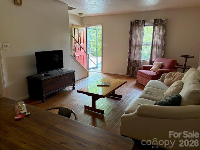 115 Eastcliff Drive SE # #4