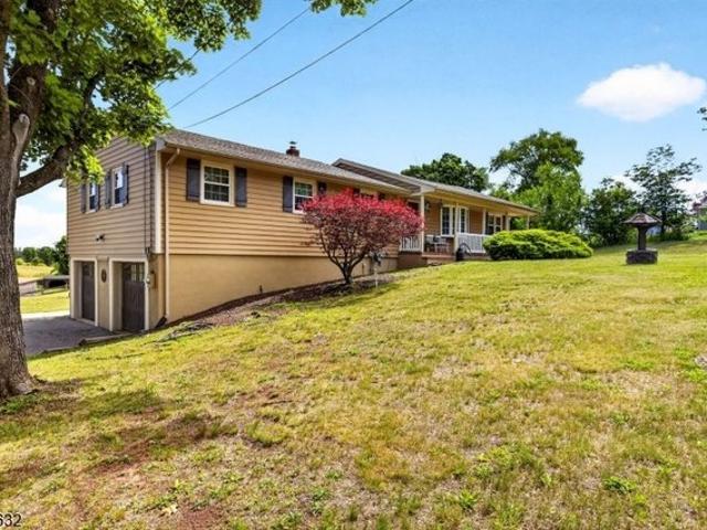 115 Fairview Dr, Branchburg Township, NJ 08853
