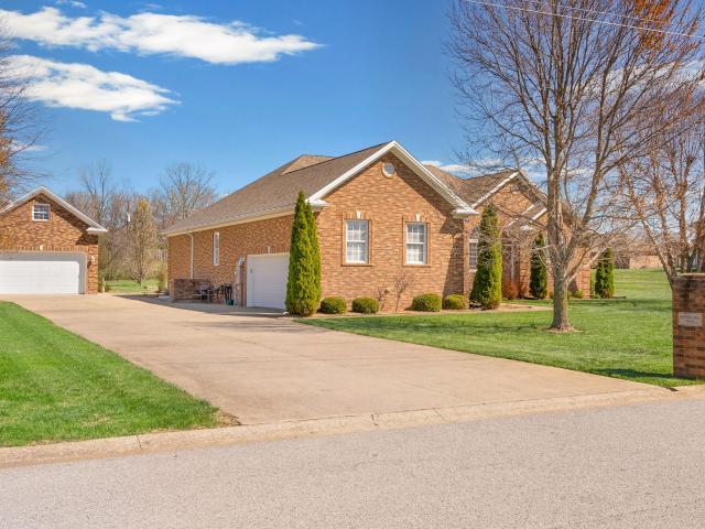 115 Farmhill Dr