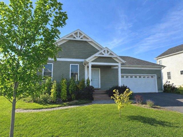115 Horseshoe Cir, Milton, VT 05468