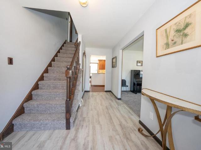 115 Hawthorne Lane