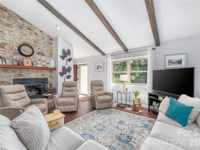 115 Hazelview Drive
