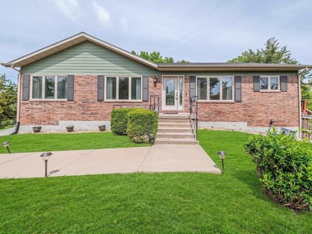 115 Harvard Pl, Manhattan, KS 66503