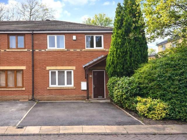 115 Headford Gardens 4 bed terraced house to rent £1,681 pcm £388 pw