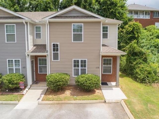 115 Huntress Dr, Greer, SC 29651