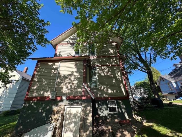 115 Oak St. Street