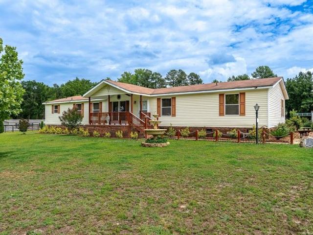 115 L C Dr, Laurens, SC 29360
