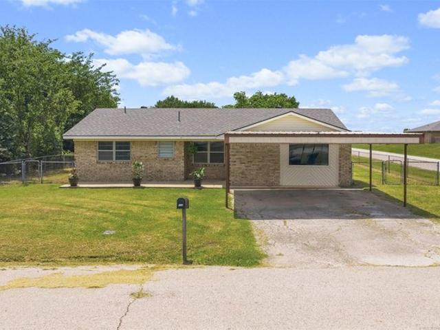 115 Laurel St, Lone Grove, OK 73443