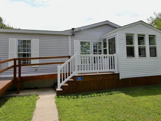 115 Lake Wildwind Dr, Metamora, IL 61548
