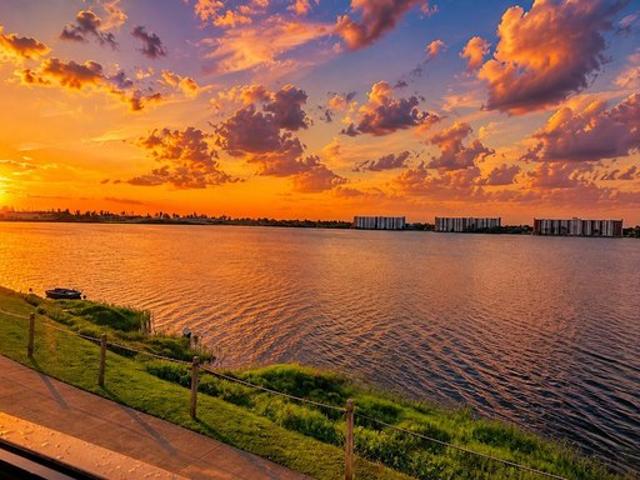 115 Lake Emerald Dr Apt 210, Oakland Park, FL 33309