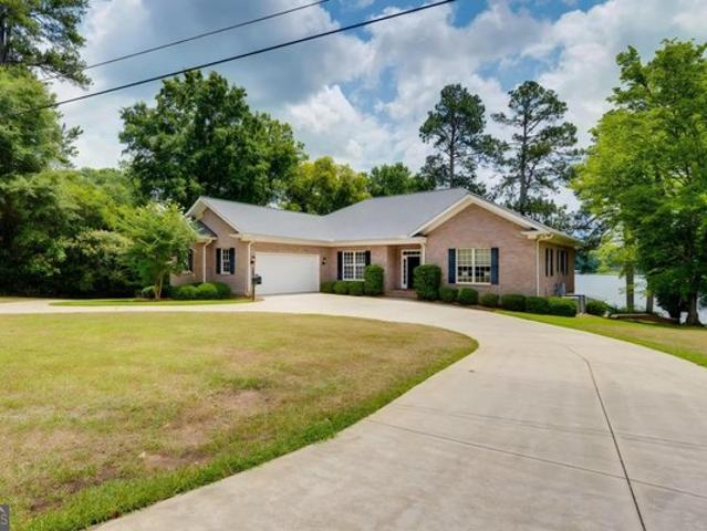 115 Lakeshore Ct NE, Milledgeville, GA 31061
