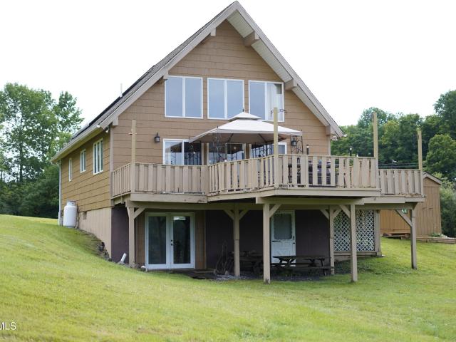 115 Lakeside Drive