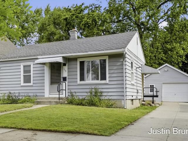 115 Montrose St NE, Grand Rapids, MI 49505
