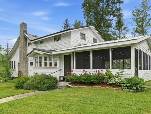 115 May Ave, Caroga Lake, NY 12032