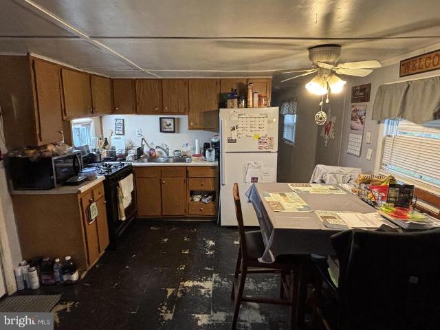 115 Middle Drive