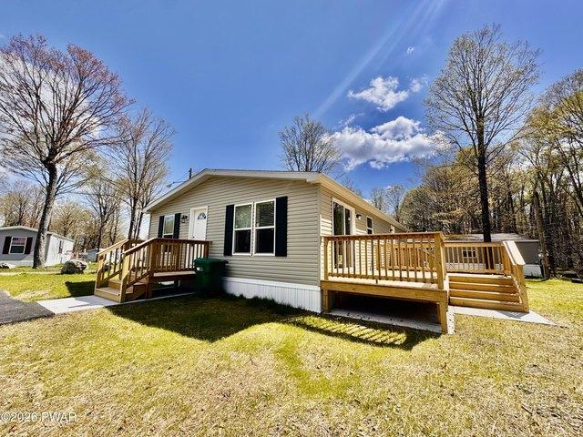 115 Middle Rd, Greentown, PA 18426