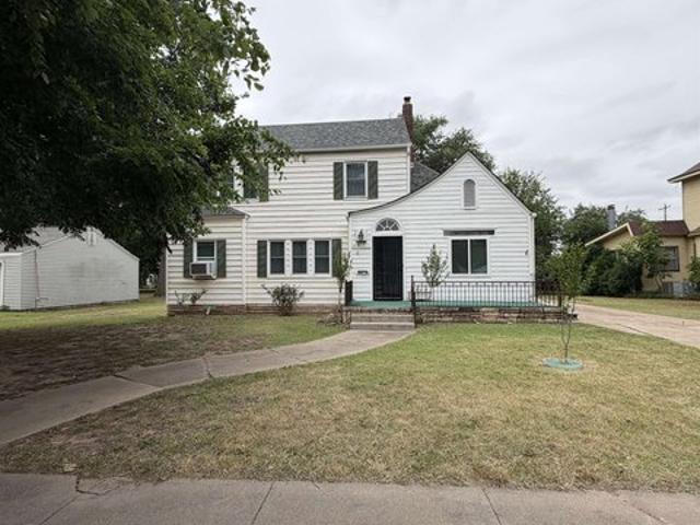 115 N 6th St, Medford, OK 73759