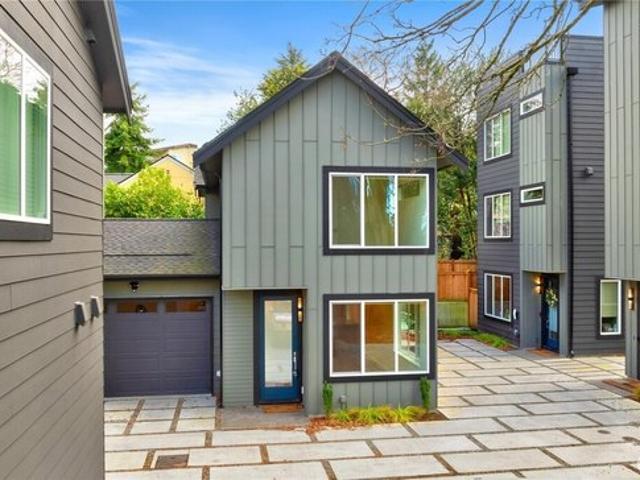 115 N 105th St Unit B, Seattle, WA 98133